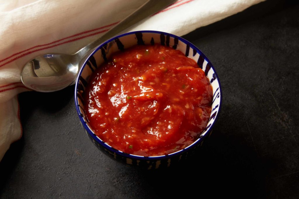 Salsa de coctel de serrano - Pati Jinich en Español